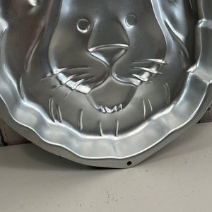 Wilton | Kitchen | Wilton Jungle Lion Cake Pan 994 Vintage | Poshmark
